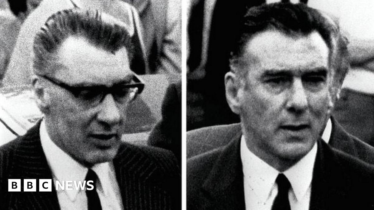 Kray twins prison letters and paintings sell for £10,000 at auction ...
