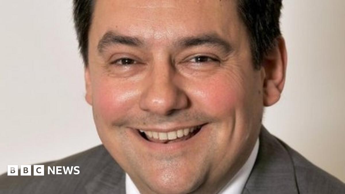 Stephen Twigg warns against 'quick buck' school profit - BBC News