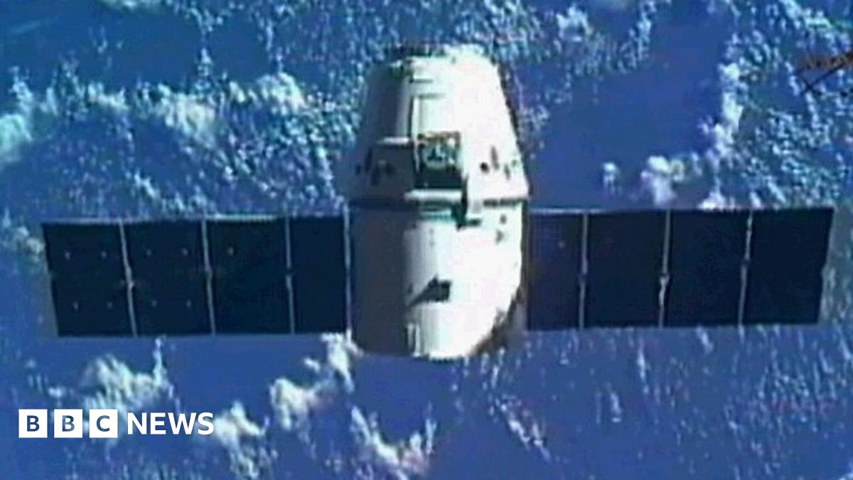 Nasa announces space shuttle replacement shortlist - BBC News