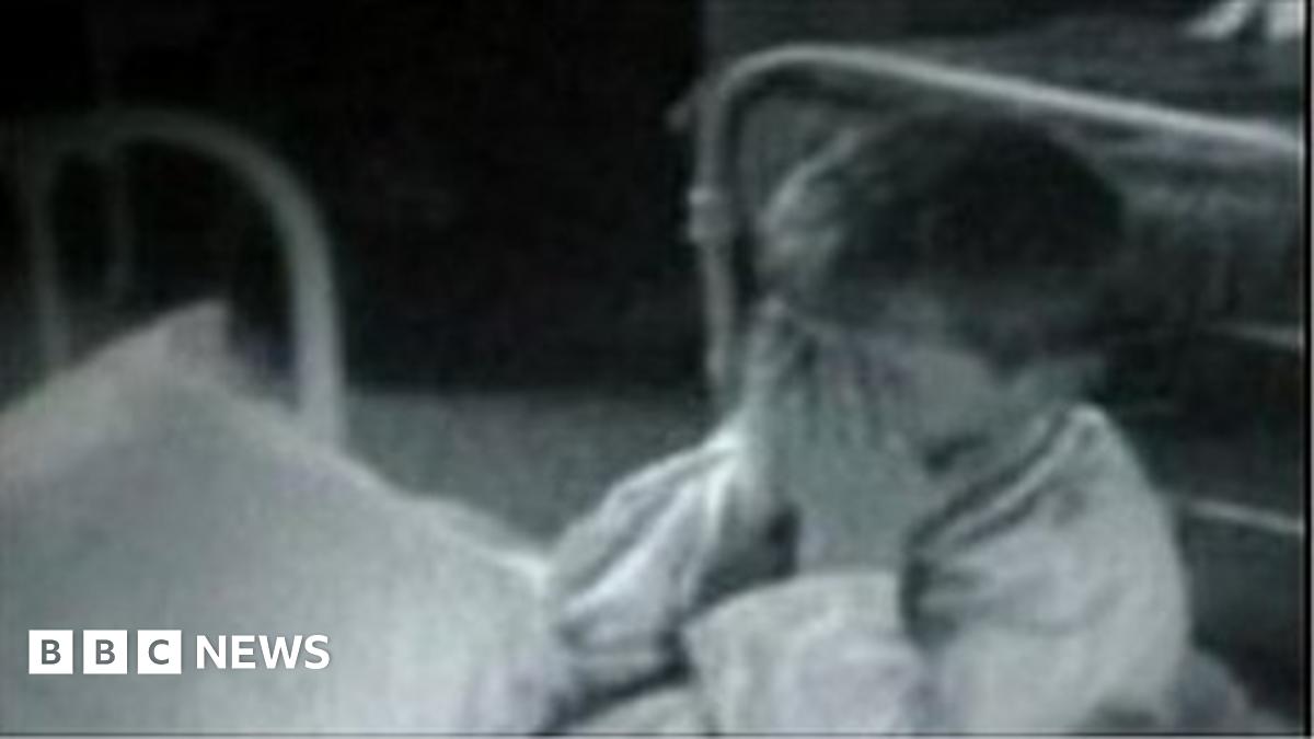 Former judge Anthony Hart chairs NI child abuse inquiry - BBC News