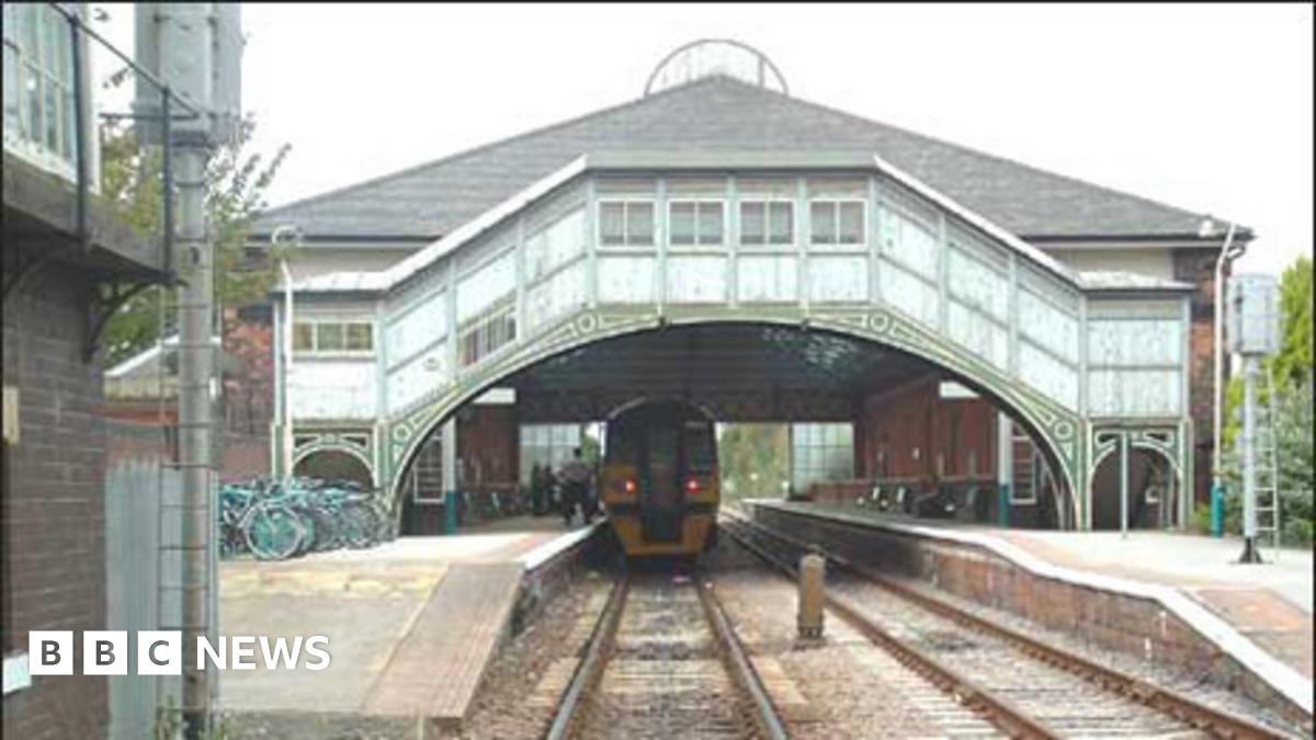 Lord Prescott backs new East Yorkshire rail line plan - BBC News