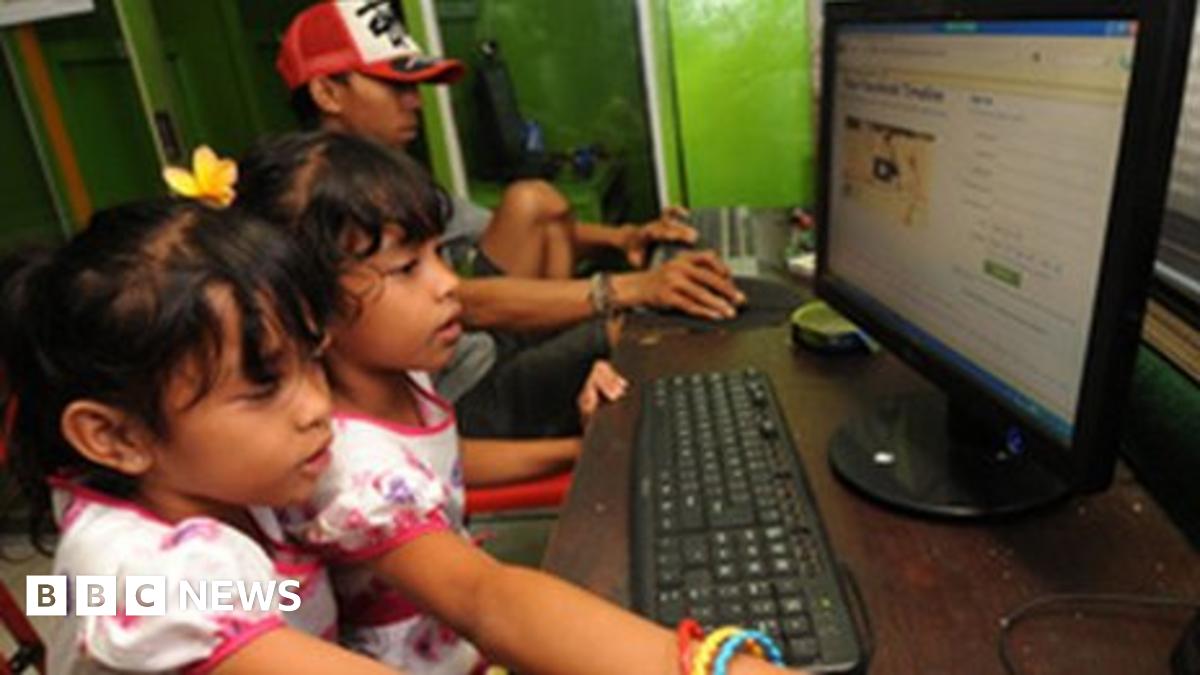 Facebook 'may soon allow' under-13s to join the site - BBC News