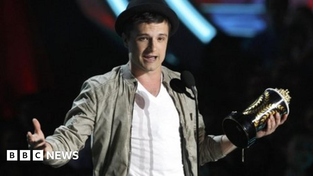 The Hunger Games wins four MTV movie awards - BBC News