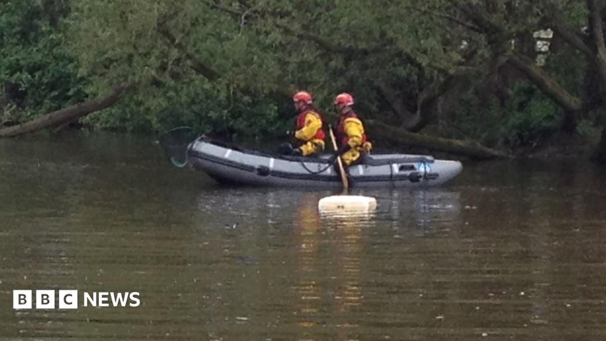 Fish rescue attempt at Madeley village pool - BBC News