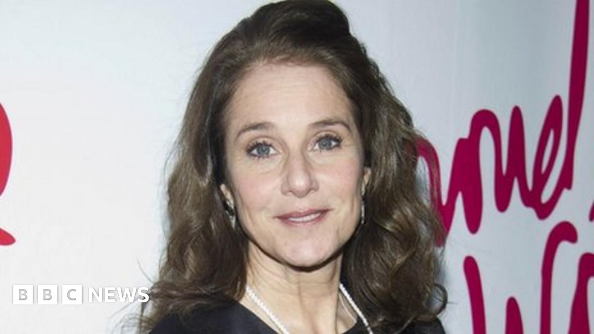 Debra Winger lands role in David Mamet play - BBC News