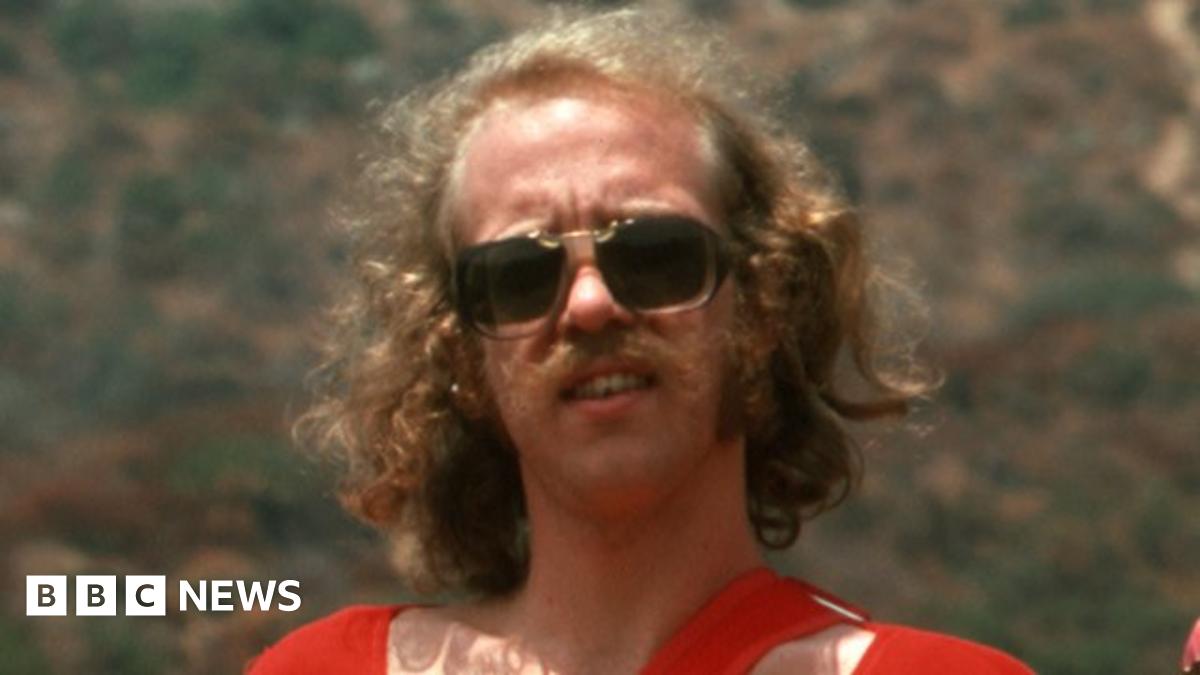 Fleetwood Mac stars remember Bob Welch - BBC News