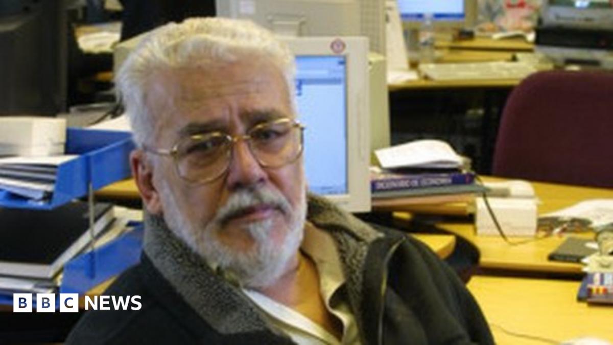 Brazil journalist and writer Ivan Lessa dies at 77 - BBC News