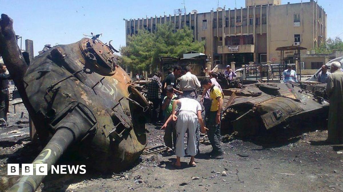 Syrian children used as human shields, says UN report - BBC News