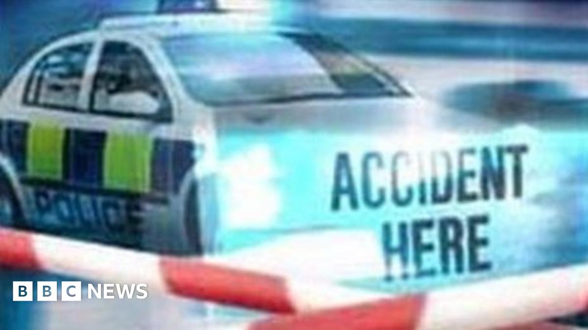 Motorcyclist dies in High Halstow lamppost crash - BBC News