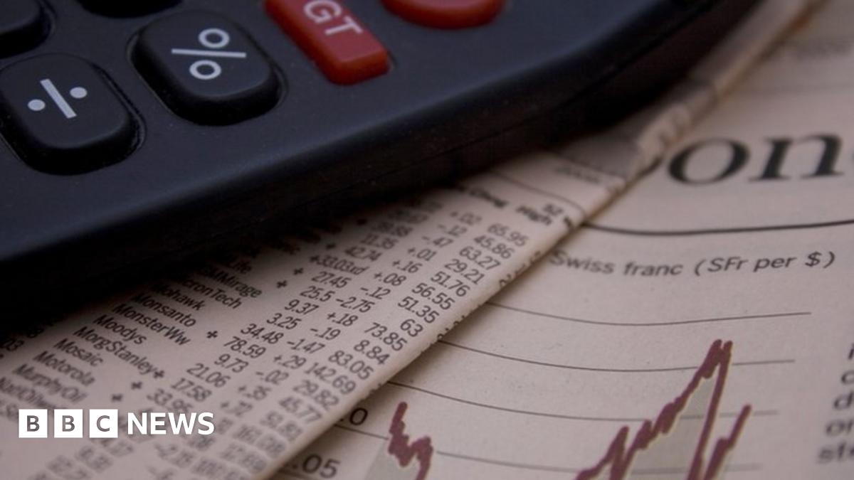 Income fall 'biggest since 1981', say tax experts - BBC News