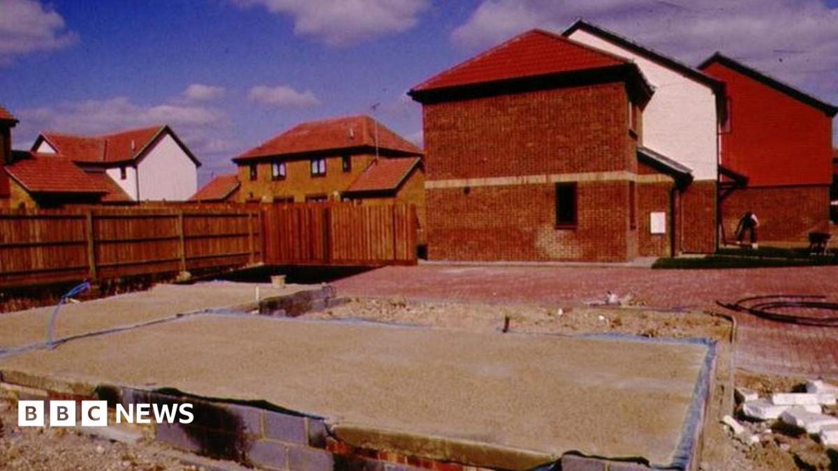 Barton-le-Clay 'not appropriate' for large development - BBC News