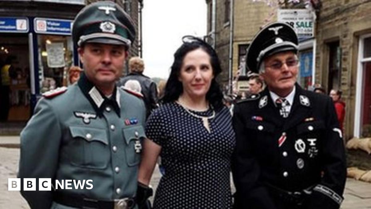 Nazi SS uniforms at Haworth 1940s event 'offensive' - BBC News