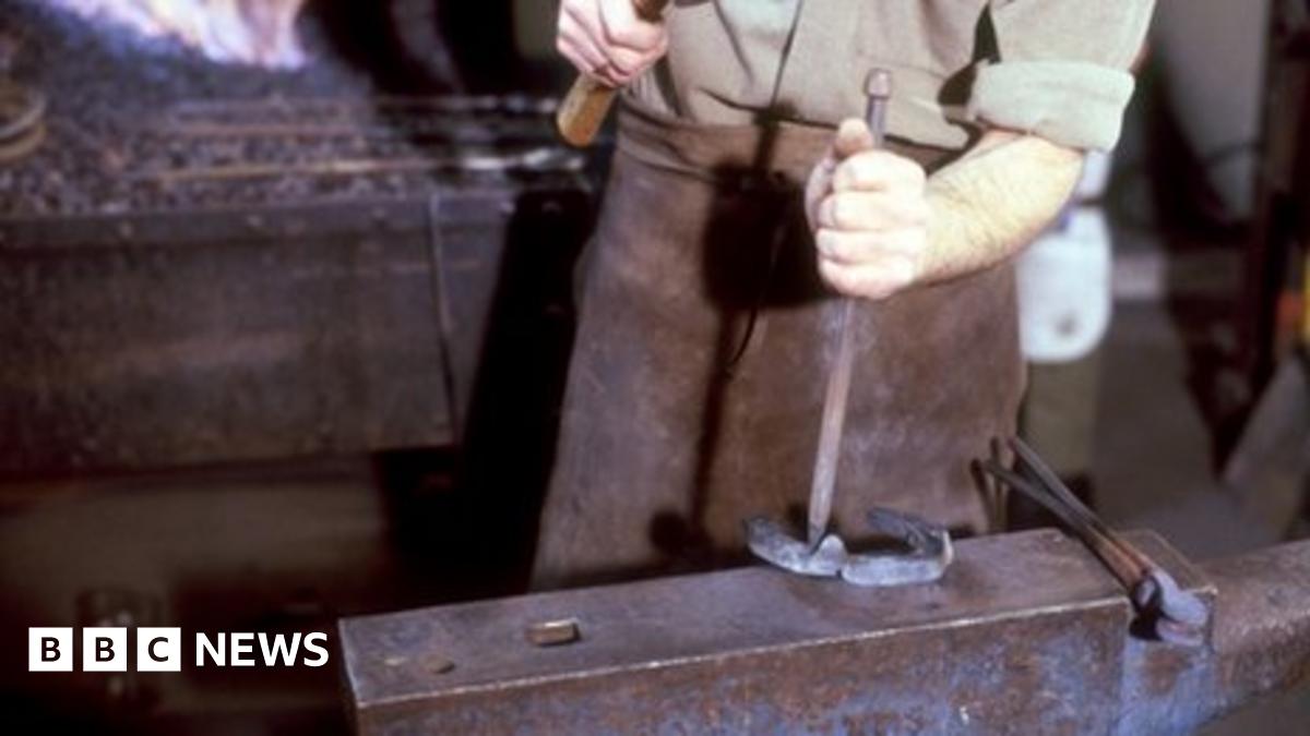 Chedham's Yard in first open day since restoration - BBC News