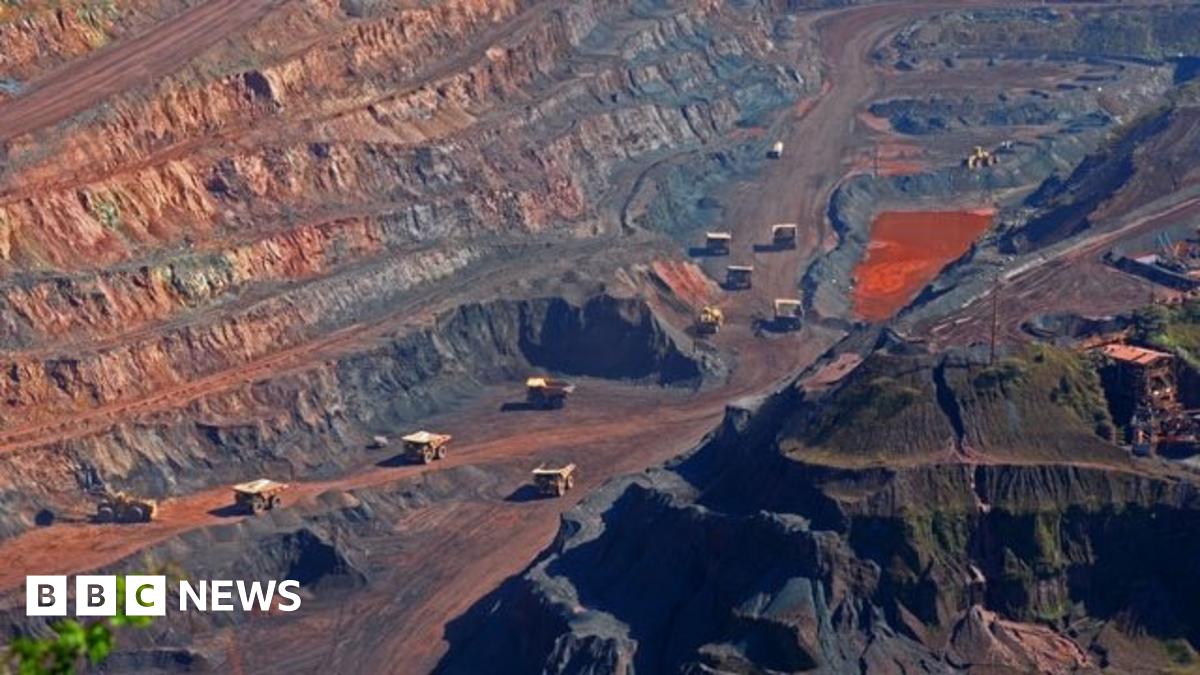 Forests and caves of iron: An Amazon dilemma - BBC News