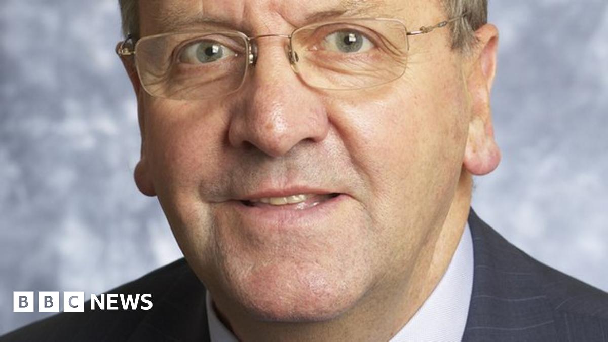 Independent Lochaber councillor Bill Clark joins SNP - BBC News