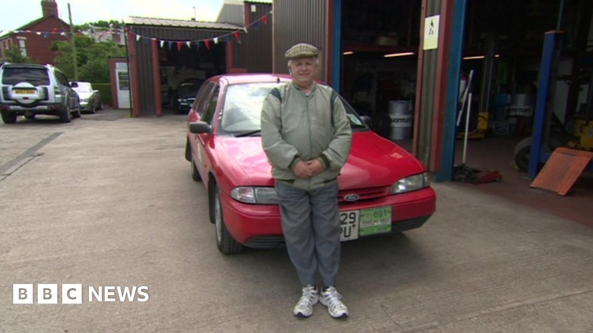 Taxi driver from Poulton clocks a million miles - BBC News