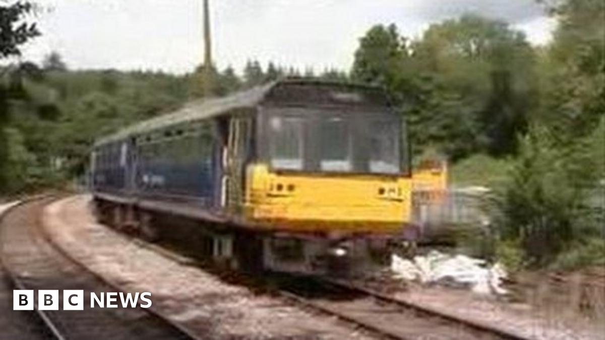 Improvements to Devon's Tarka line railway begin - BBC News