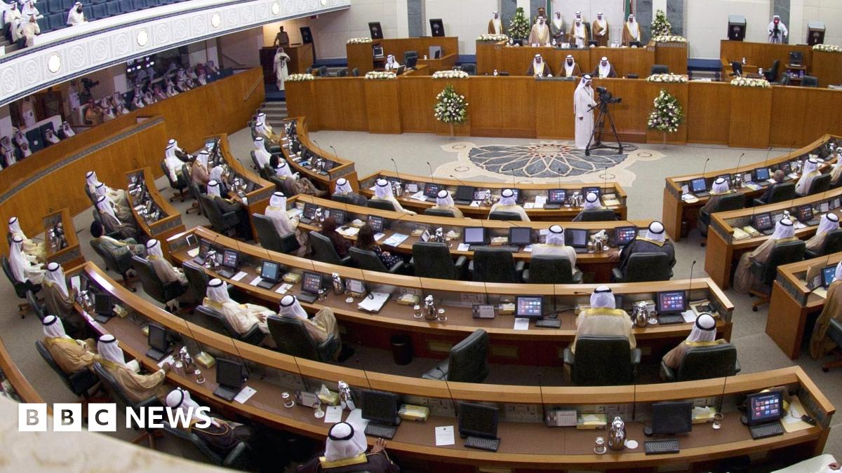 Kuwait court voids election and reinstates parliament - BBC News