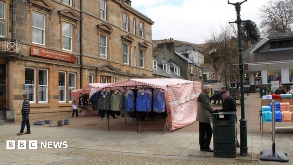 Plans to revamp Fort William's Cameron Square to be displayed - BBC News