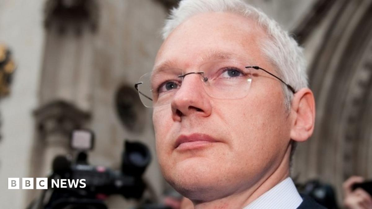 Julian Assange 'declines' police order - BBC News