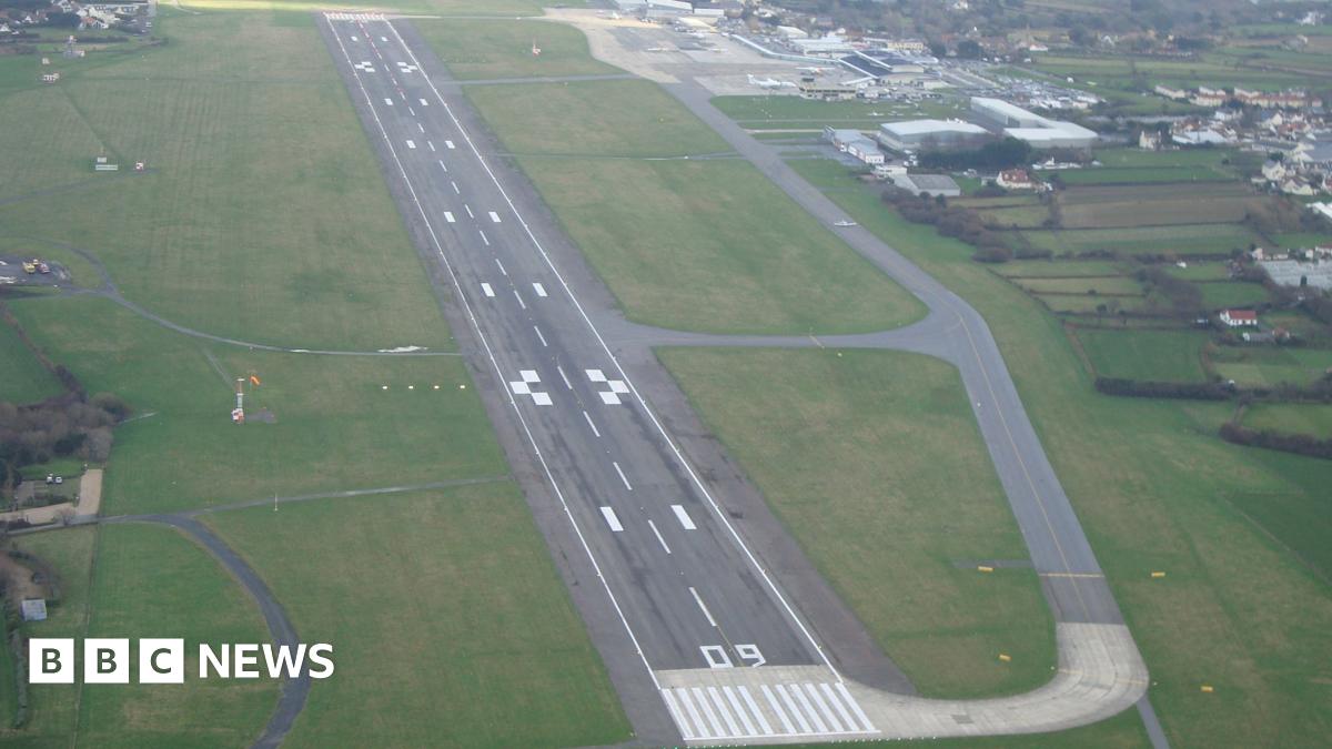 Guernsey to target private pilots in new tourism drive - BBC News