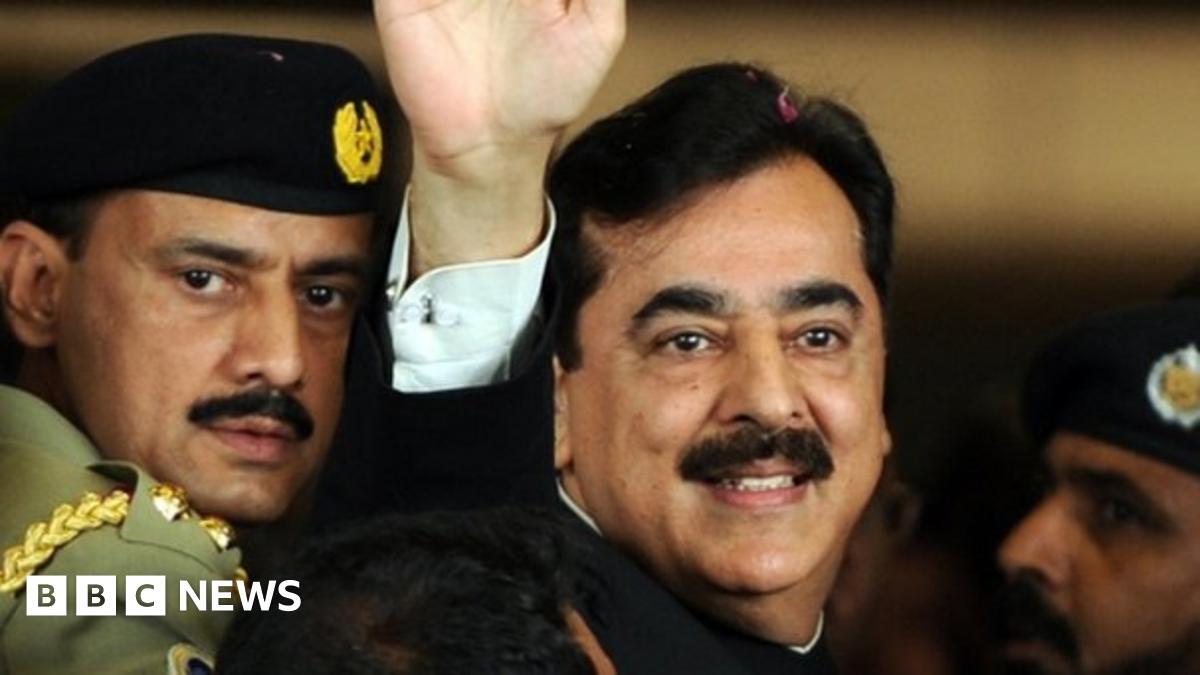 Pakistan's ruinous political farce - BBC News