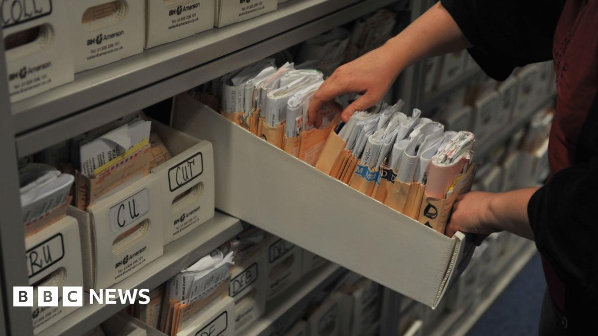 Inquiry call over missing NHS records - BBC News