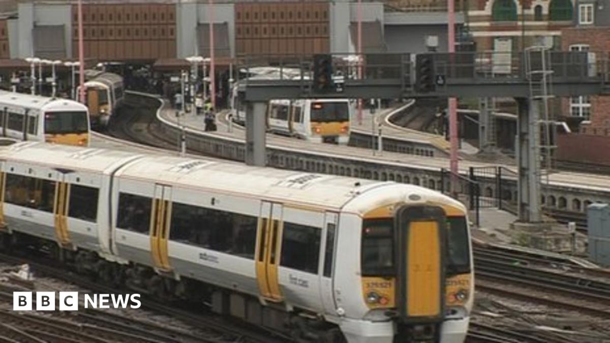London 2012: Southeastern publishes new timetable - BBC News