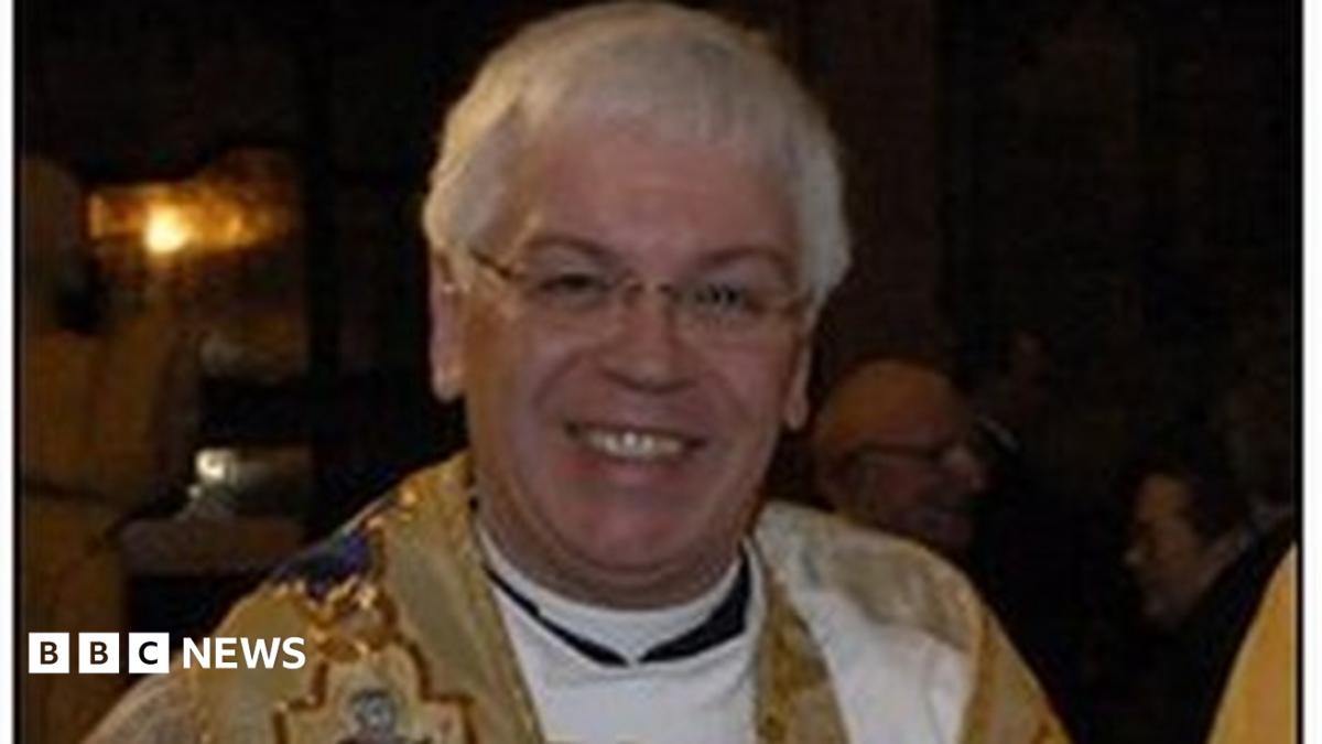 Church of England 'homophobic', says Vicar of Lancaster - BBC News