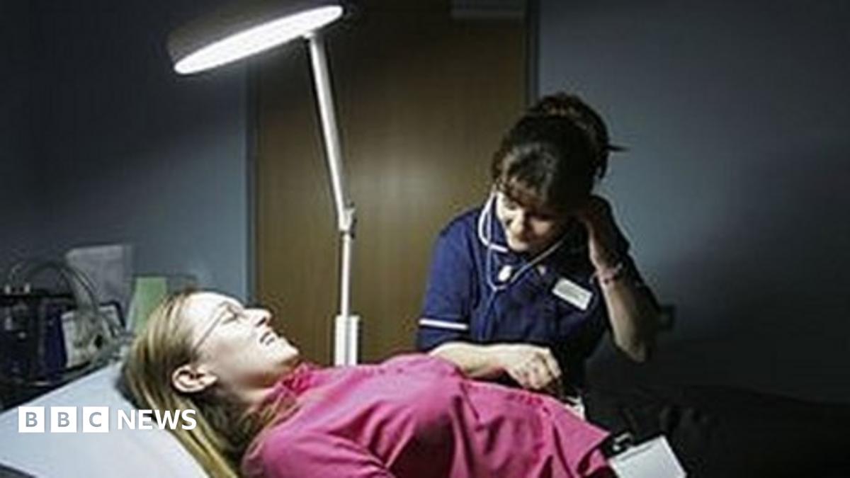 The riddle of walk-in centres - BBC News