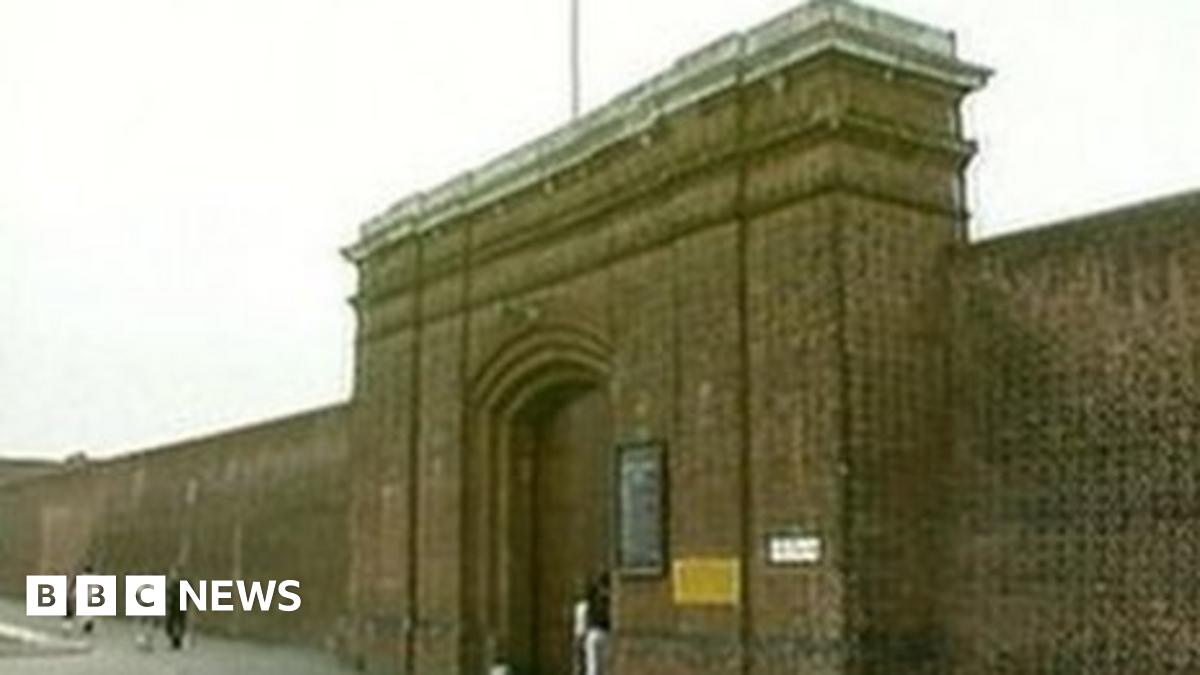 Attacks on Norfolk prison staff revealed - BBC News