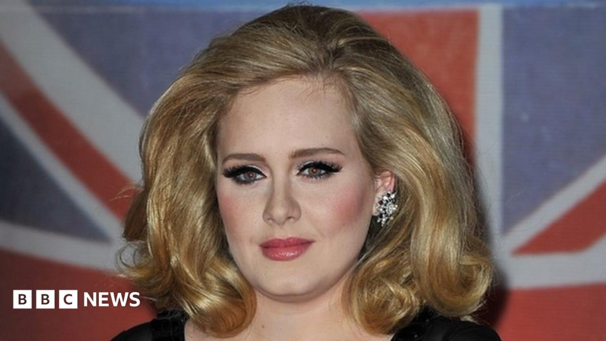 Adele 'over the moon' at pregnancy news - BBC News