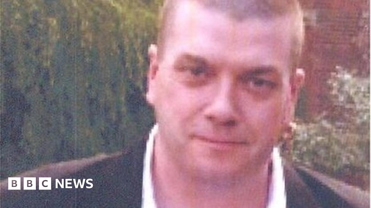 Man given life sentence for Andrew Boardman murder - BBC News