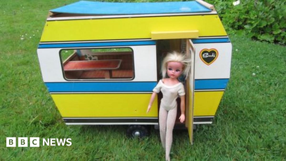 Sindy dolls: Your memories - BBC News