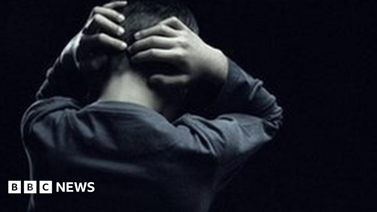 NSPCC charity warns parents of child abuse - BBC News