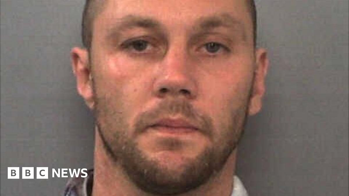 Amersham murder: Andrew Lambert jailed for killing friend - BBC News