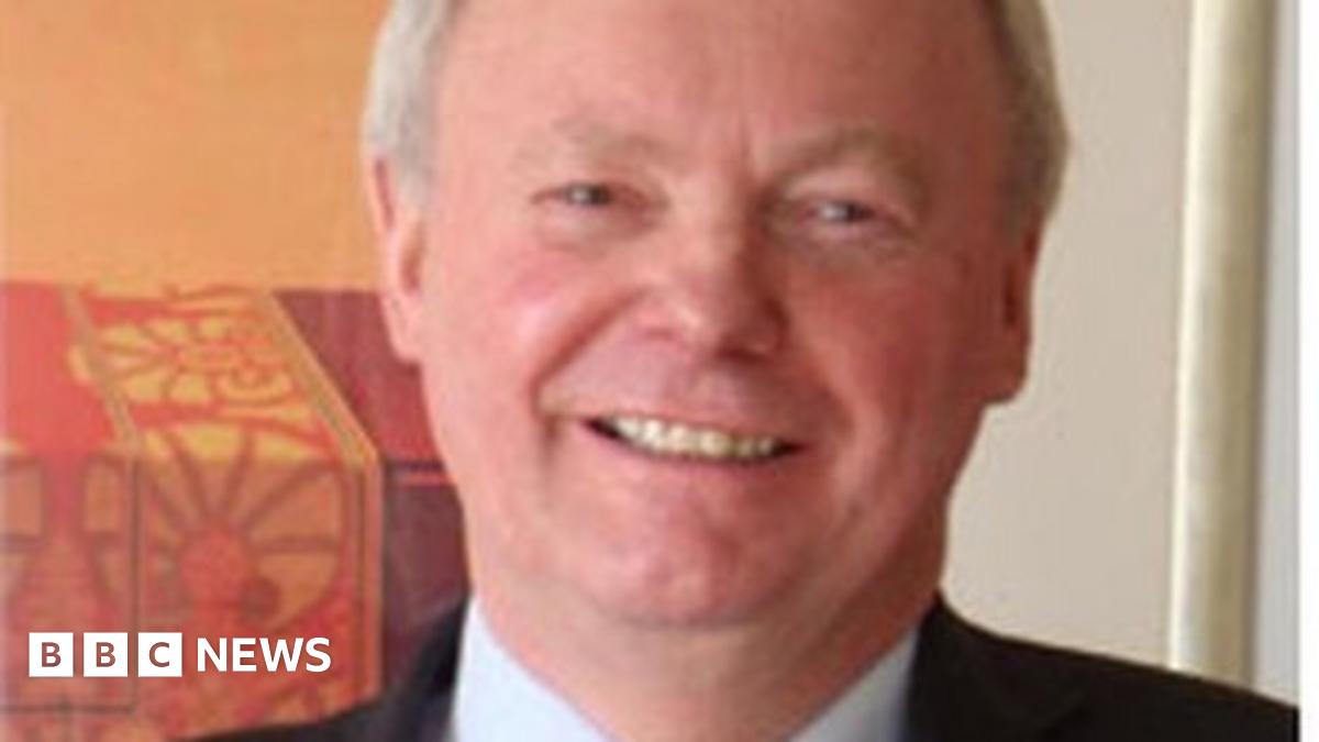 Devizes shooting: Solicitor James Ward dies in hospital - BBC News