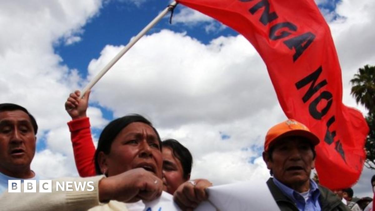 Peru: Three die in clashes over Conga gold mine project - BBC News