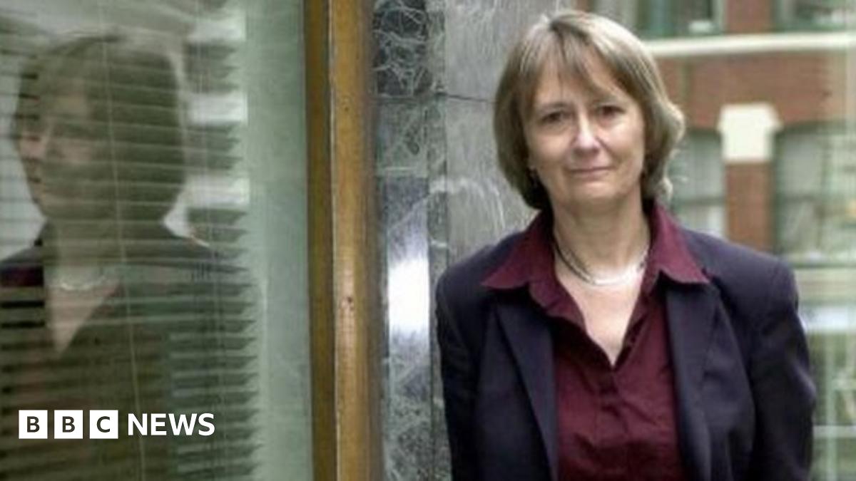 IPCC wants more 'non-police' investigators - BBC News