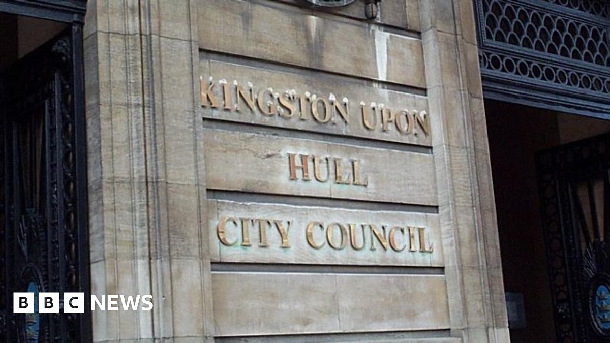 Security increased at Hull City Council's Wilson Centre - BBC News
