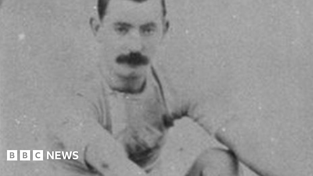 Harry Clasper: Tyne rowing legend remembered - BBC News