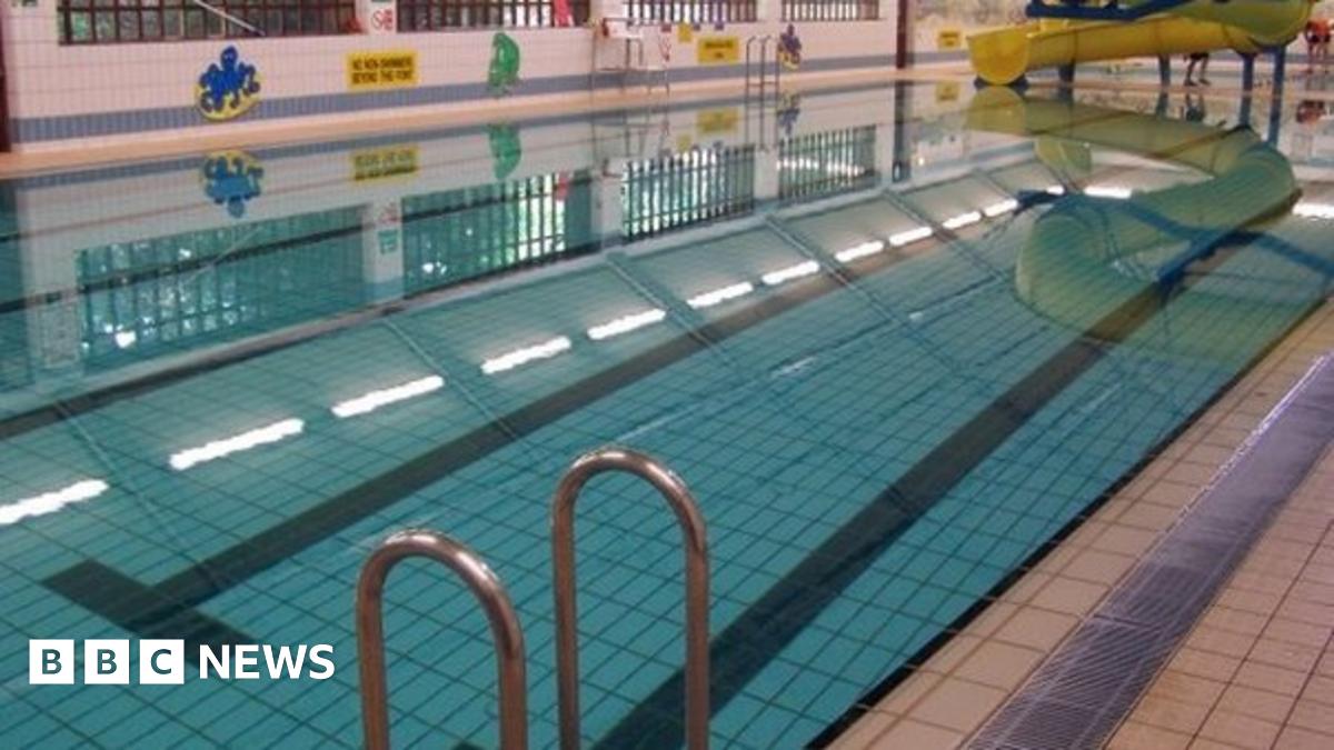Southampton City Council to consult over loss-making pool - BBC News