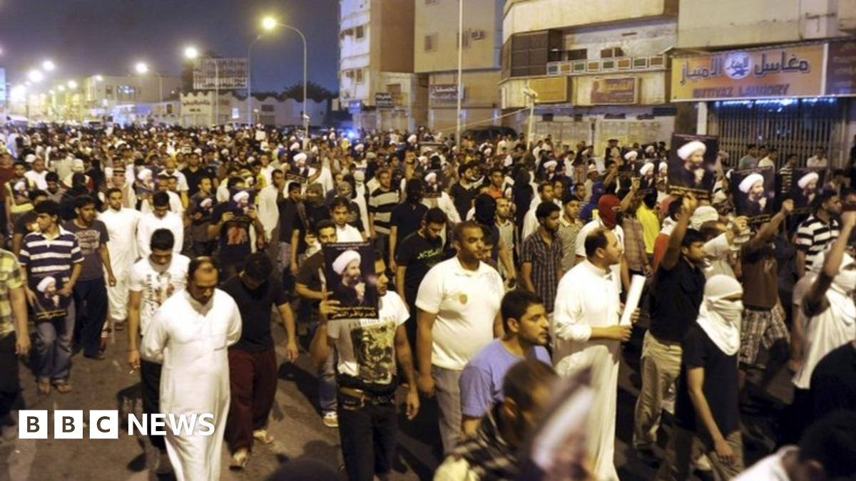 Two die during Saudi Arabia protest at Shia cleric arrest - BBC News