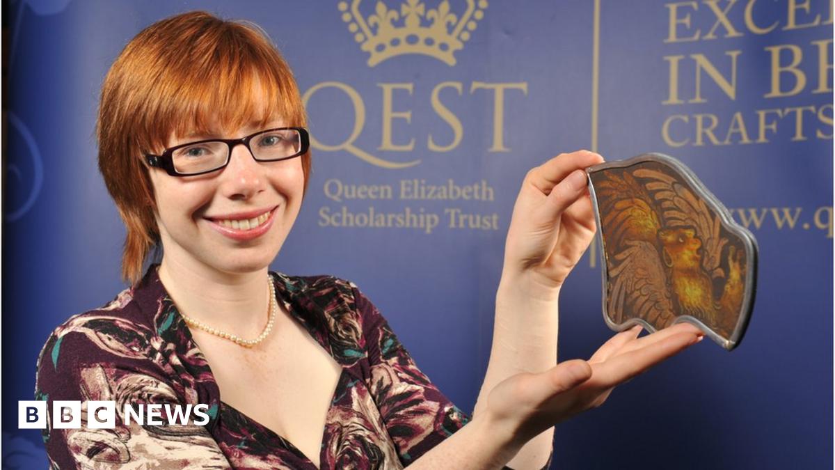 Royal window designer Megan Stacey wins scholarship - BBC News