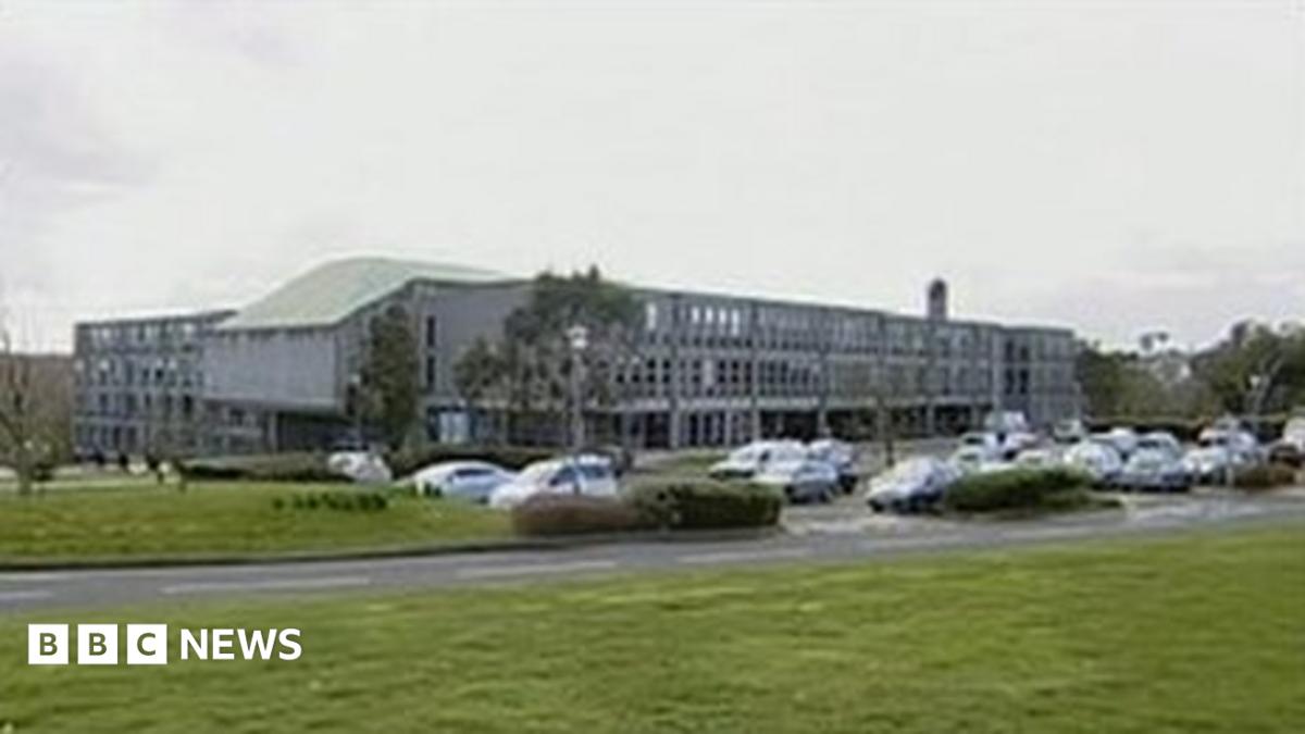 Cornwall council staff 'uncertainty' over BT privatisation plan - BBC News