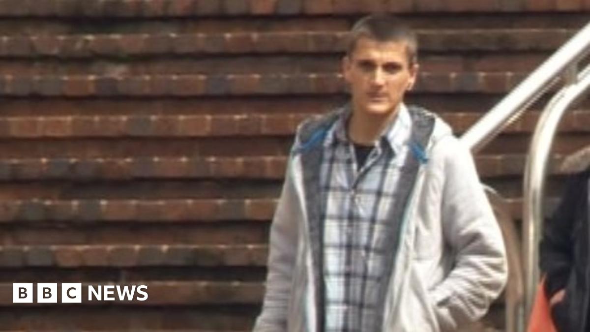 Wayne Acott jailed for shaking baby son to death - BBC News