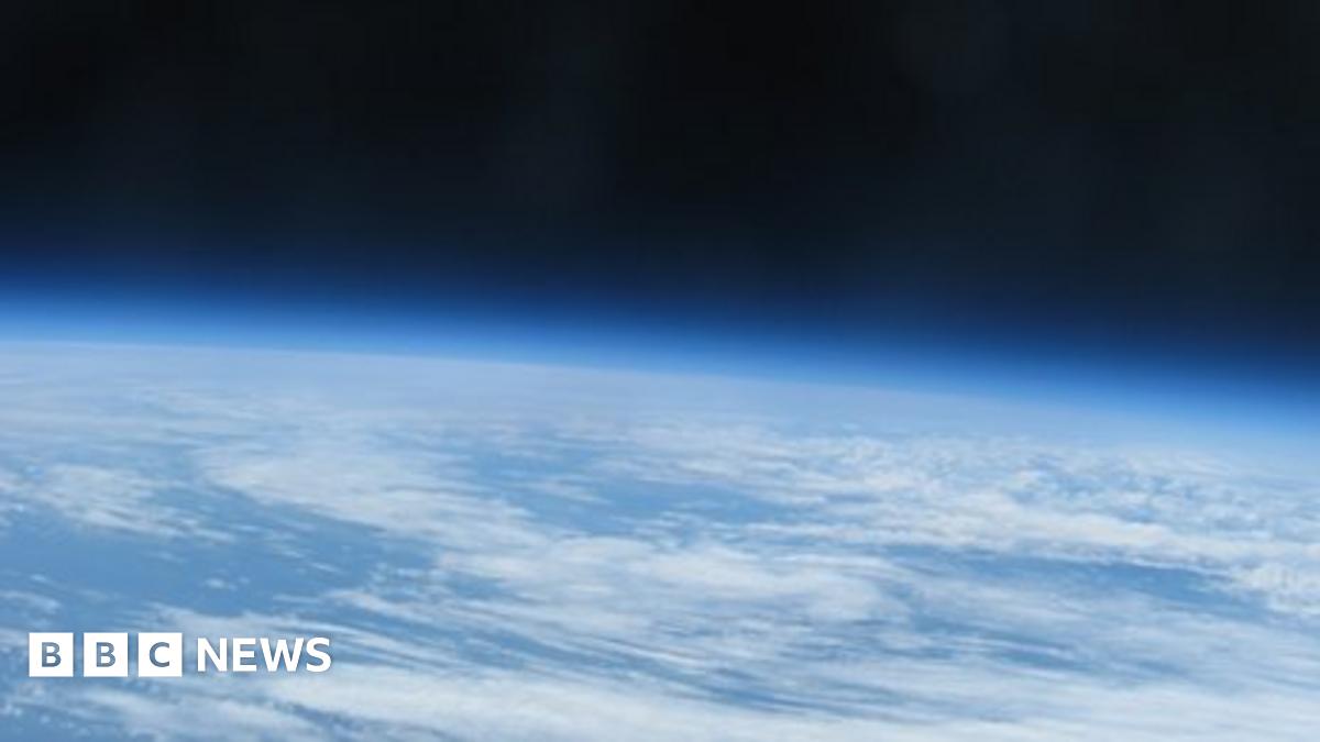 Tasker Milward School balloon reaches edge of space - BBC News