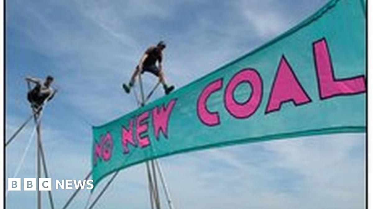 Coal Action Scotland protesters occupy proposed mining site - BBC News