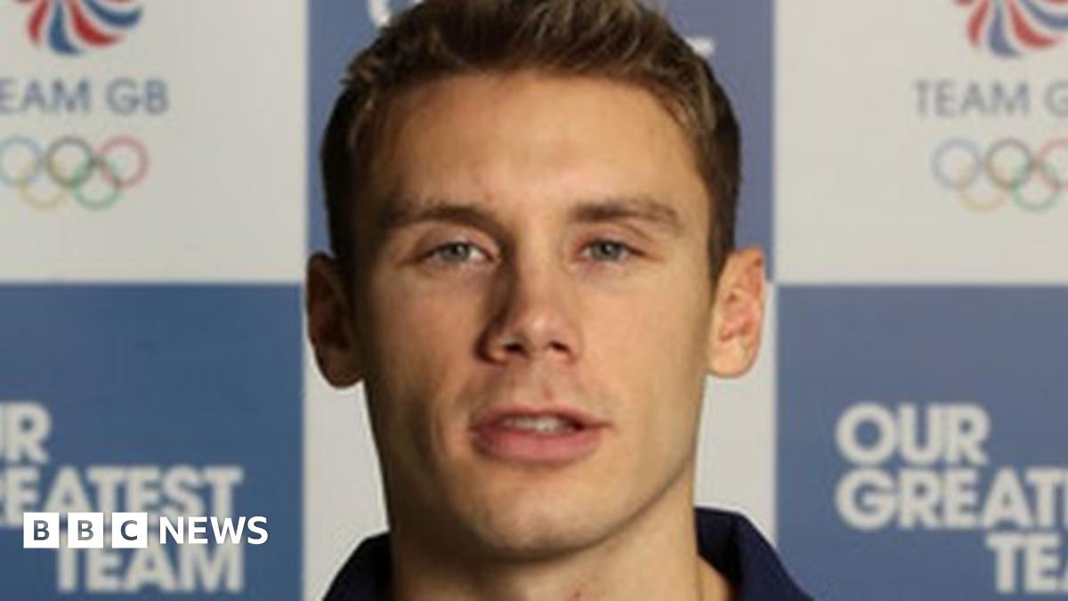 Team GB swimmer Daniel Fogg 'sacrifices' social life - BBC News