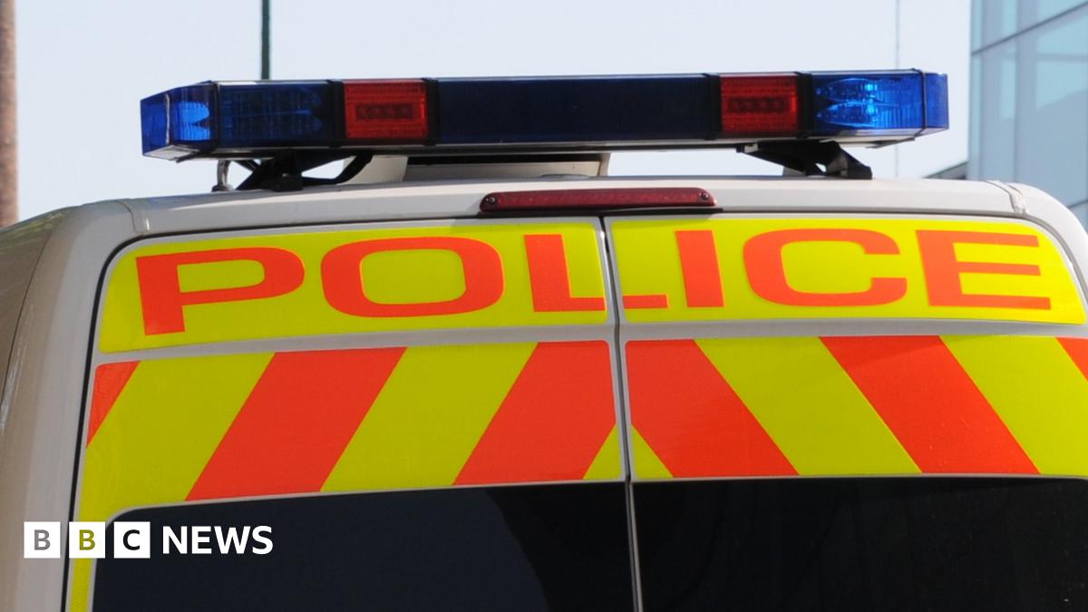 Angus Macpherson is Tory Wiltshire police commissioner candidate - BBC News